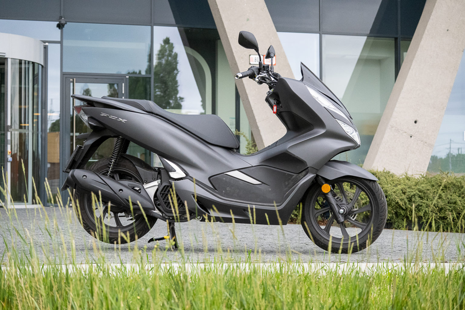 Testovali sme: Skúter Honda PCX 125 ABS 2020 (VIDEO TOUCHIT) | TOUCHIT
