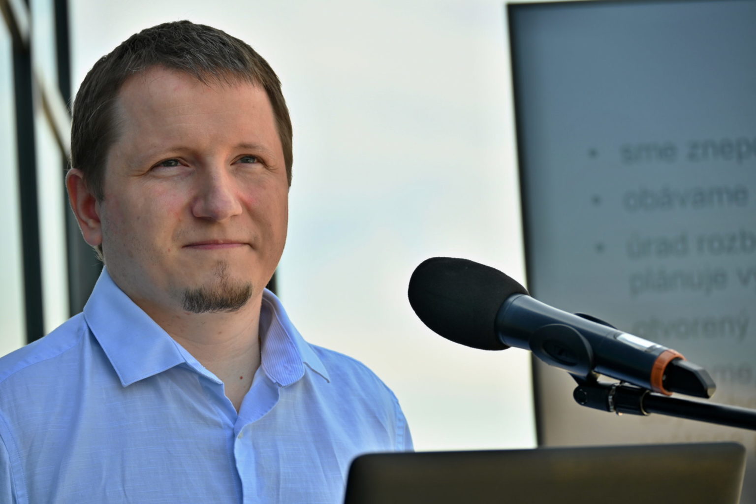 Bude sa opakovať výber šéfa telekomunikačného úradu a ako to vlastne ...