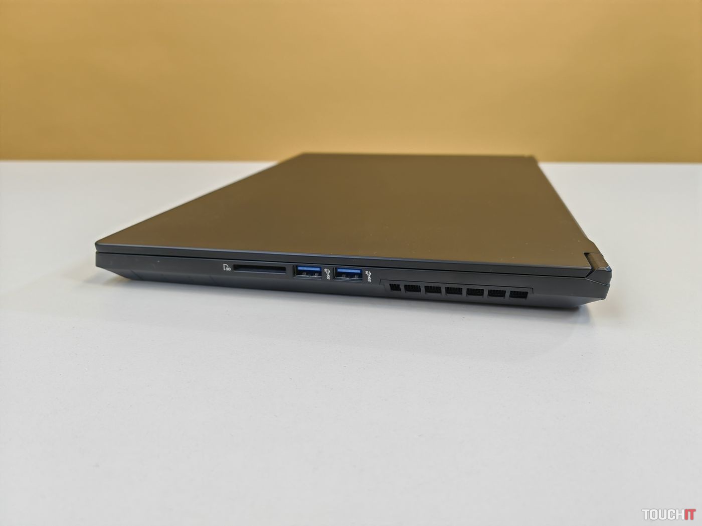 Intel NUC X15 Laptop Kit: Takto má vyzerať herný notebook (RECENZIA ...