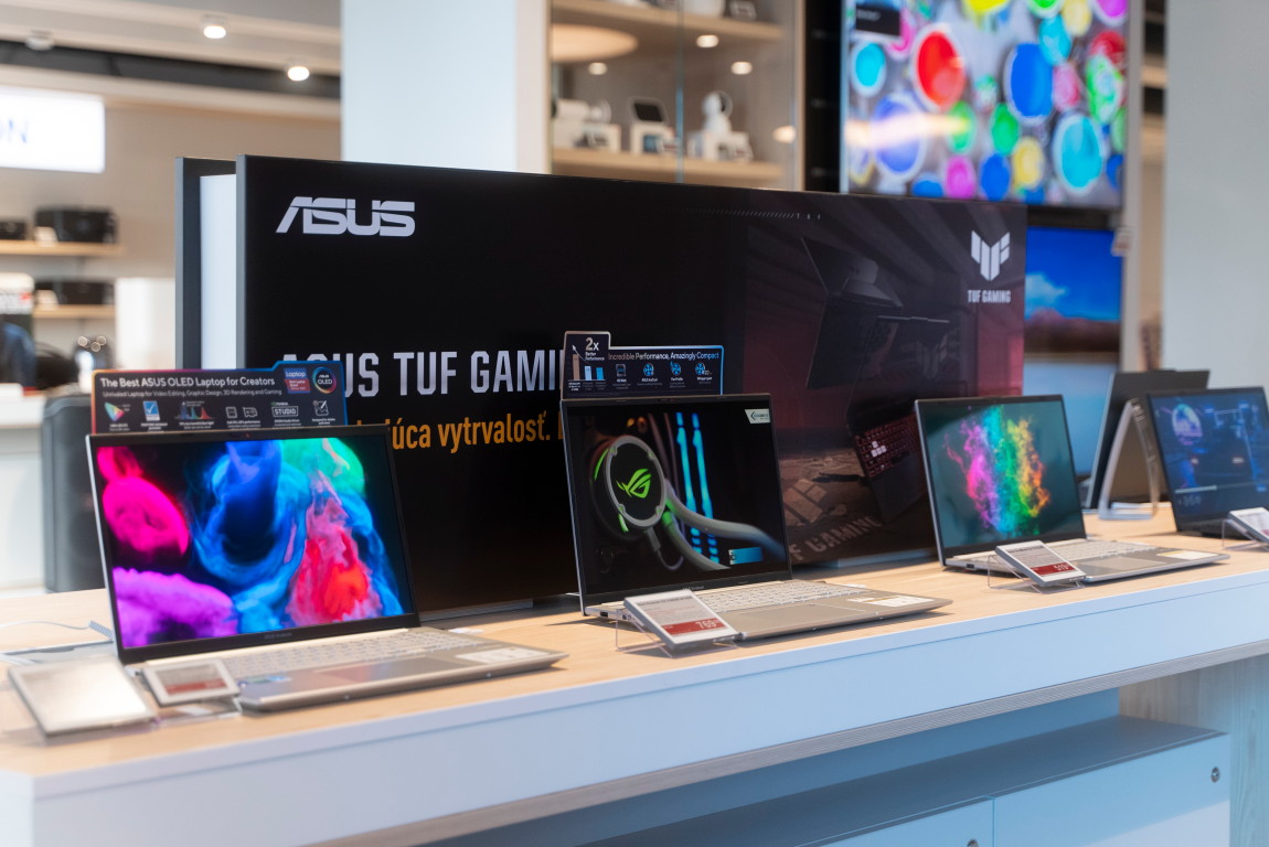 Datacomp otvoril jedinečný showroom v Bratislave | TOUCHIT