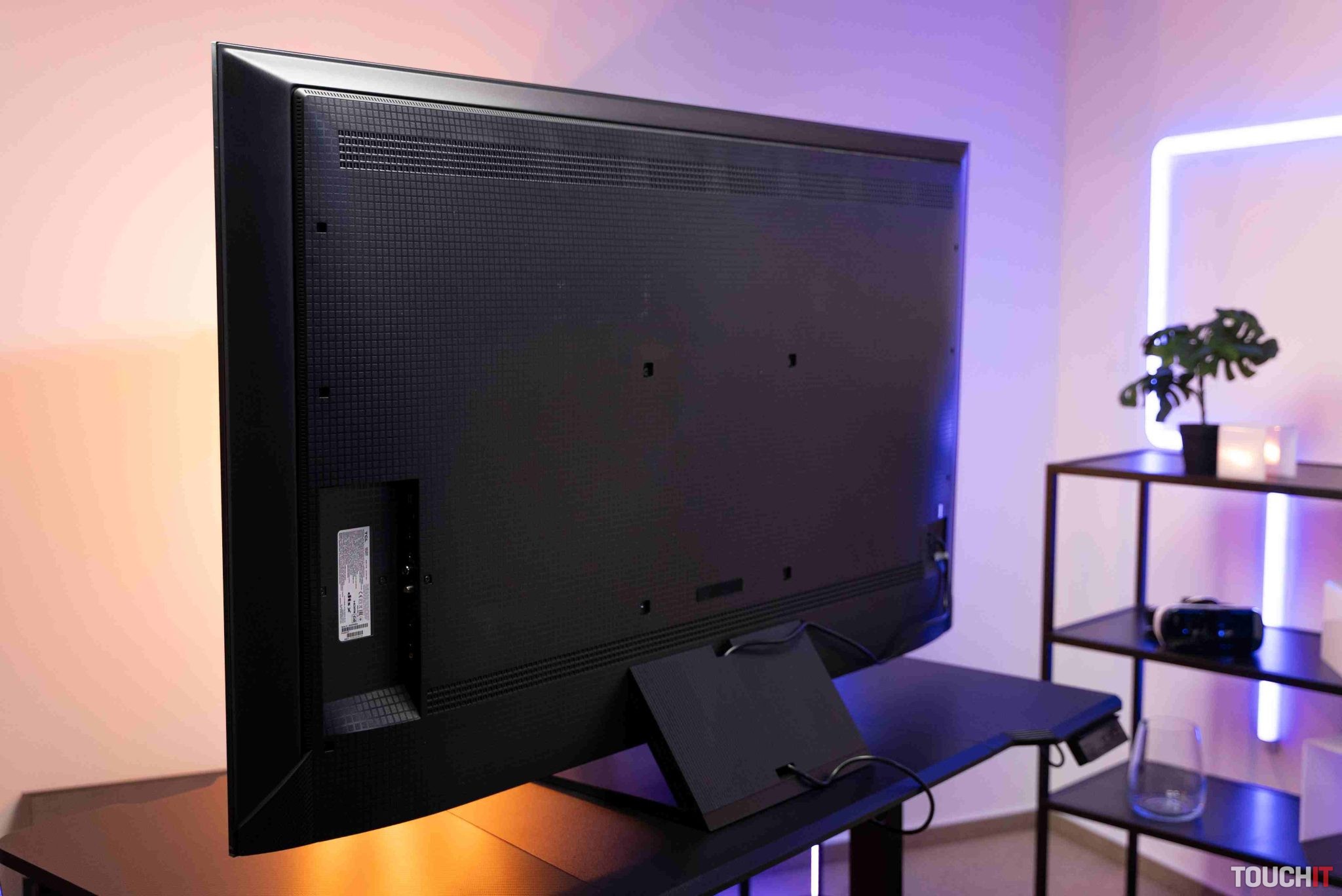 TCL 65C805: televízor pre rozumných | TOUCHIT