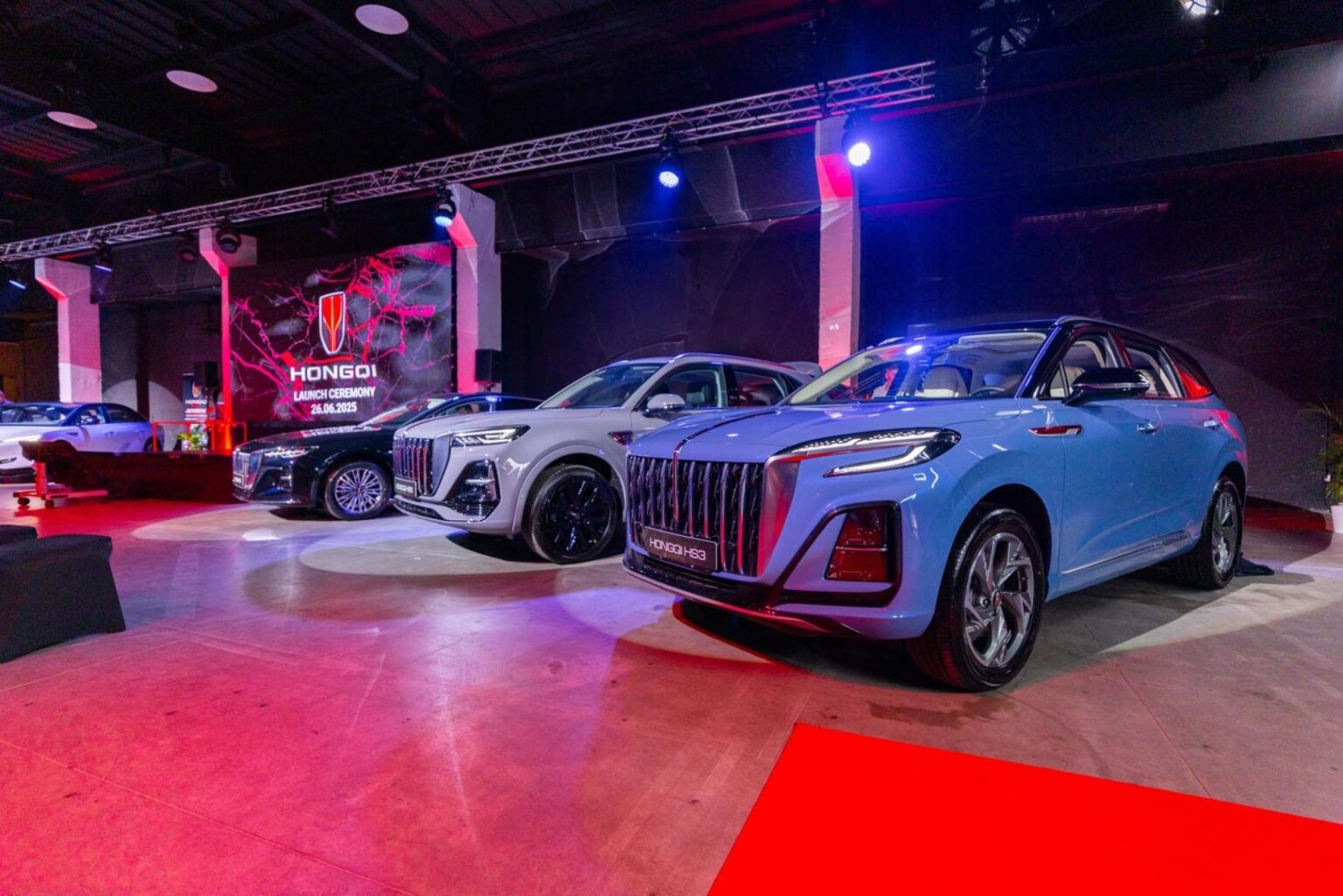 Na Slovensku sa už predávajú autá, ktoré vozia čínskeho prezidenta | TOUCHIT